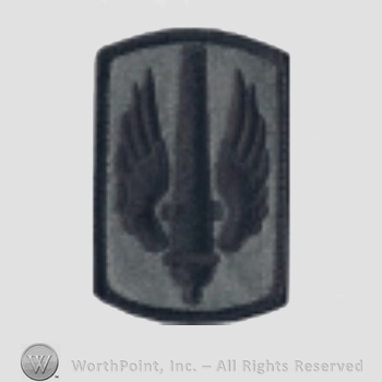 Mark with US Army Shoulder Sleeve Insignia: 18th | #377993
