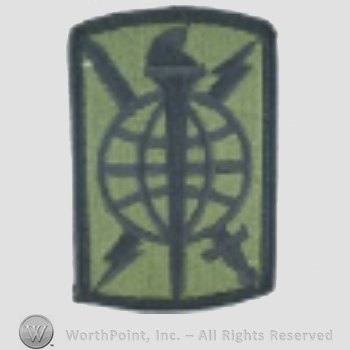 Mark with US Army Shoulder Sleeve Insignia: 500th | #378402