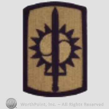 Mark with US Army Shoulder Sleeve Insignia: 8th | #378437