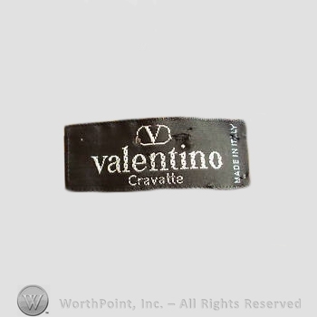 Mark with Clothing label : Valentino. | #403348