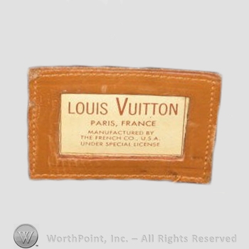 Mark with Clothing label : Louis Vuitton. | #403419