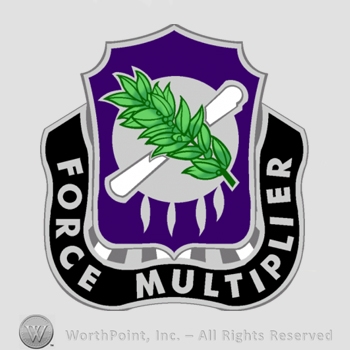 Mark with Heraldry: Purple shield with a grey | #450815