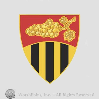 Mark with A shield, a bunch of grapes and three | #658412