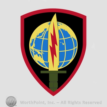 Mark with A shield, a globe, a sword and a | #678468