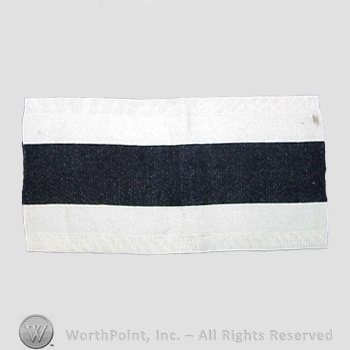 Mark with An armband with one black stripe. | #729488