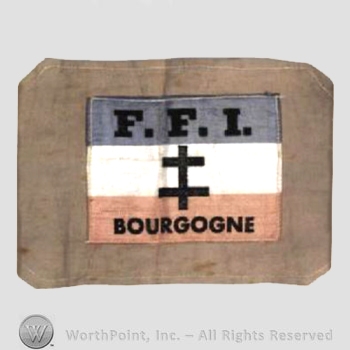 Mark with An armband with three stripes, the text | #729800