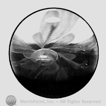 Mark with Glass Pattern: SEA PEARL; paperweight. | #807606