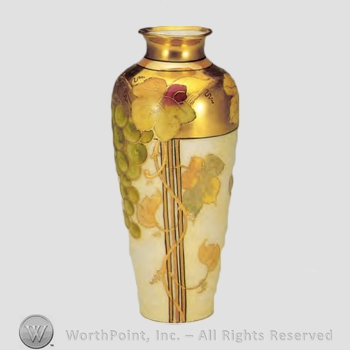 Mark with China Pattern: GRAPES IN PANEL; Vase. | #868788