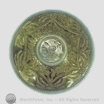 Mark with Glass Pattern: Dogwood Drape; plate. | #901129