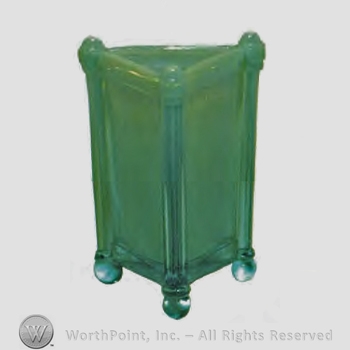 Mark with Glass Pattern: Triangle; vase. | #901451