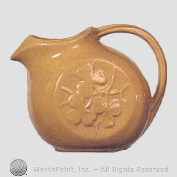 Mark with McCoy pottery pattern: #7; pitcher. | #927378