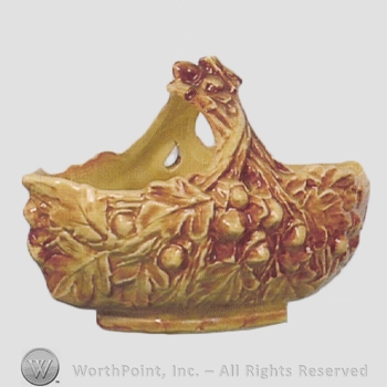 Mark with McCoy pottery pattern: Oak leaf #7; | #927575