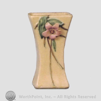 Mark with McCoy pottery pattern: Blossom #4; | #927761