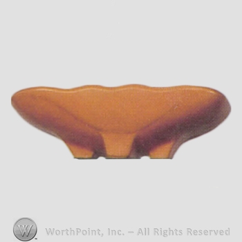 Mark with McCoy pottery pattern: #7; low pedestal | #928010