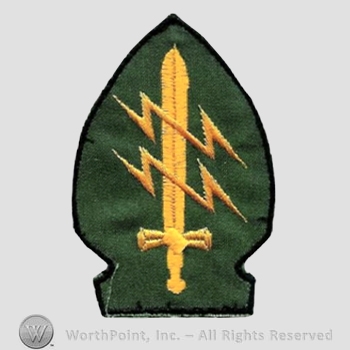 Mark with A sword and two lightning bolts. | #941697