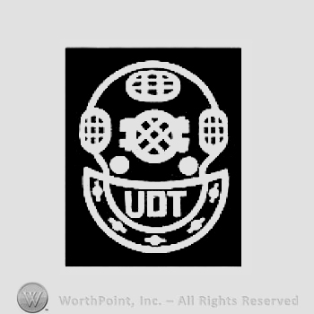 Mark with A diver's helmet, the letters "UDT" and | #959060